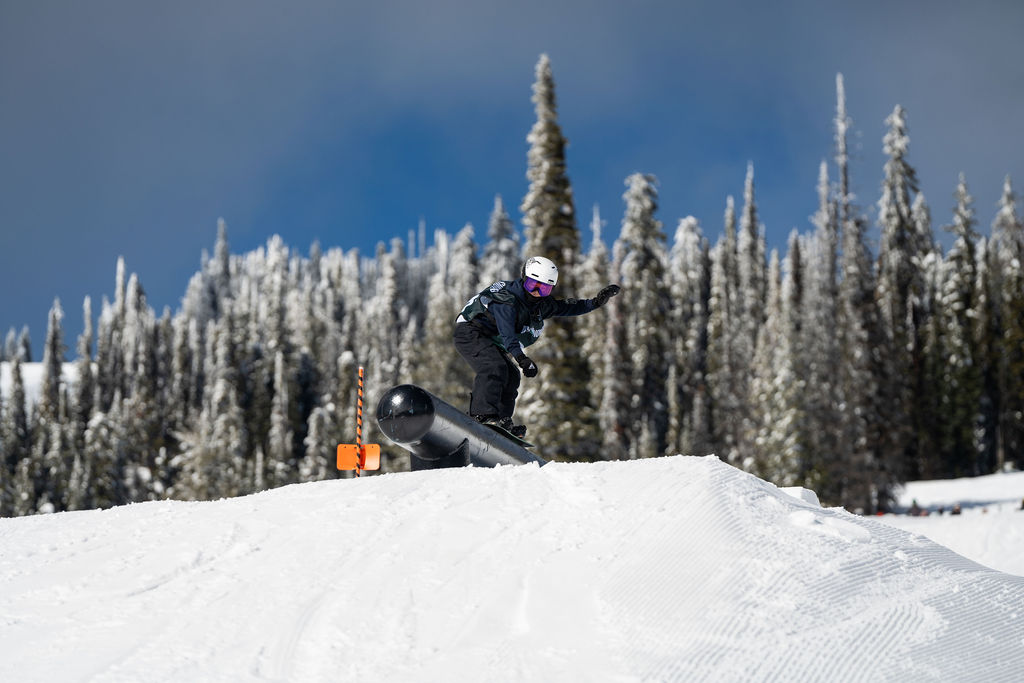 Snowboard Yukon athletes win gold at B.C. freestyle snowboarding ...